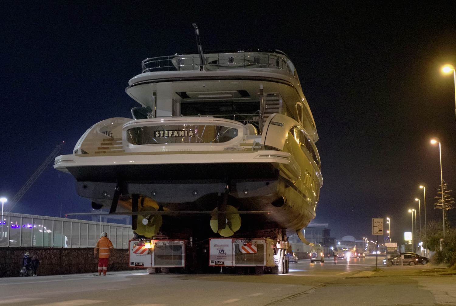 Yacht STEFANIA, Dynamiq Yachts | CHARTERWORLD Luxury Superyacht Charters